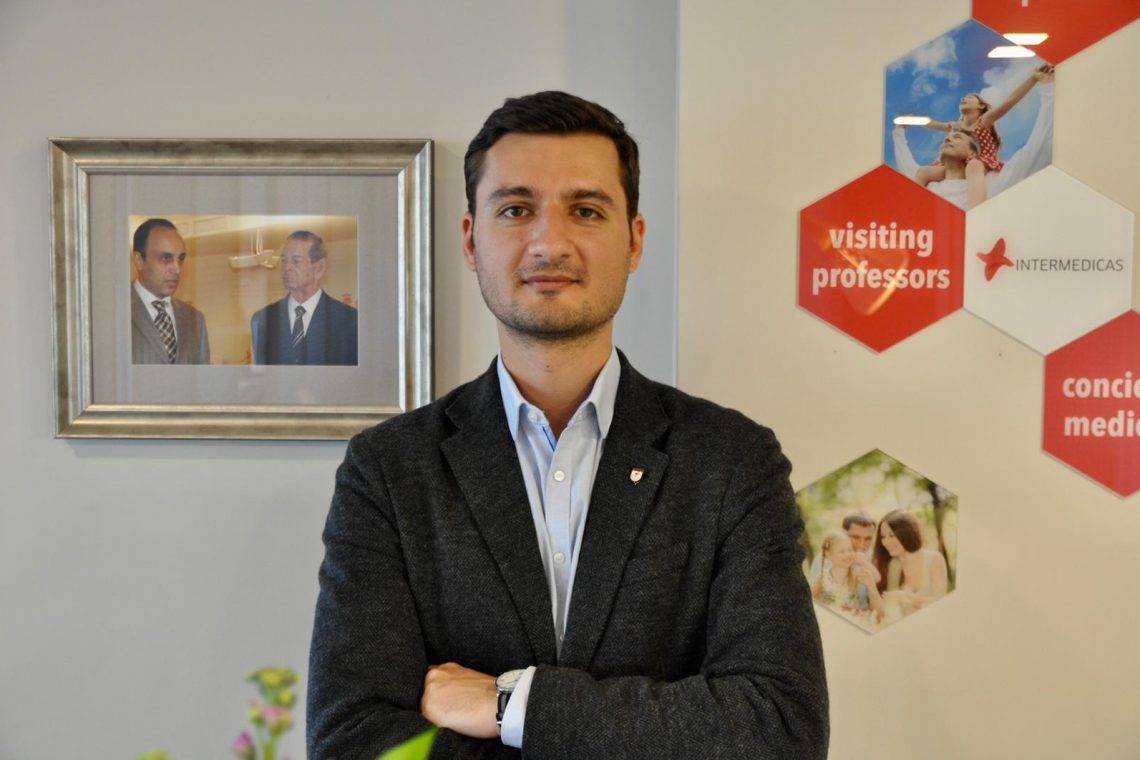 Dr. Andrei Popescu. Chirurgia umărului. Artroscopie umăr. Proteză umăr